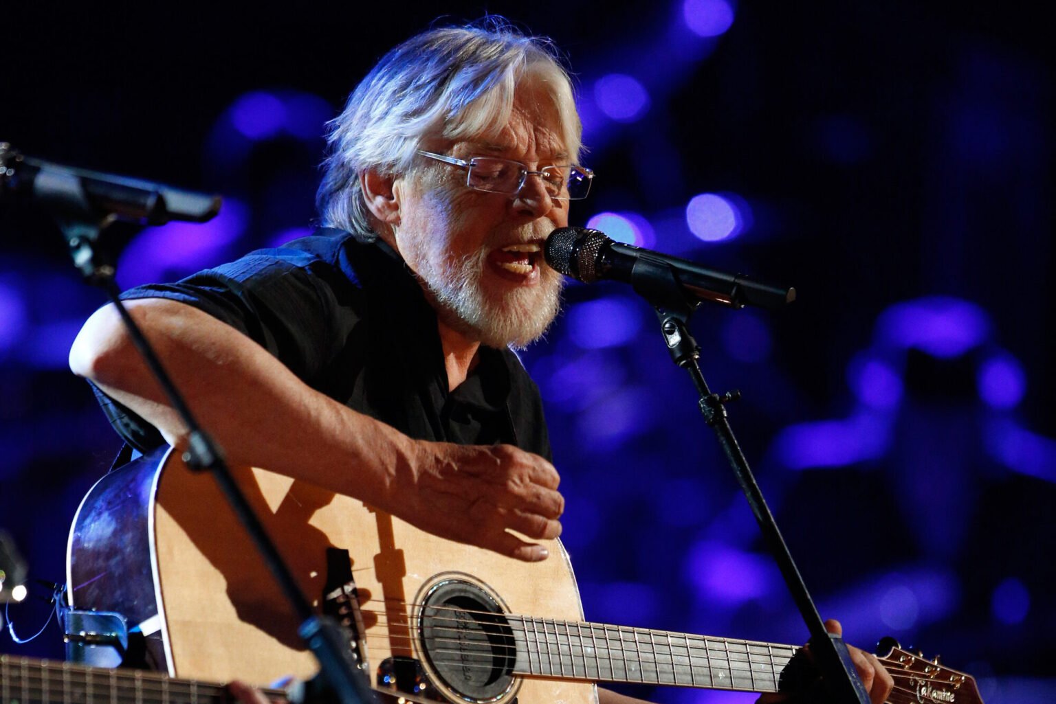12 Hits That Dominated #1 on the Billboard Charts the Longest – Takes ...