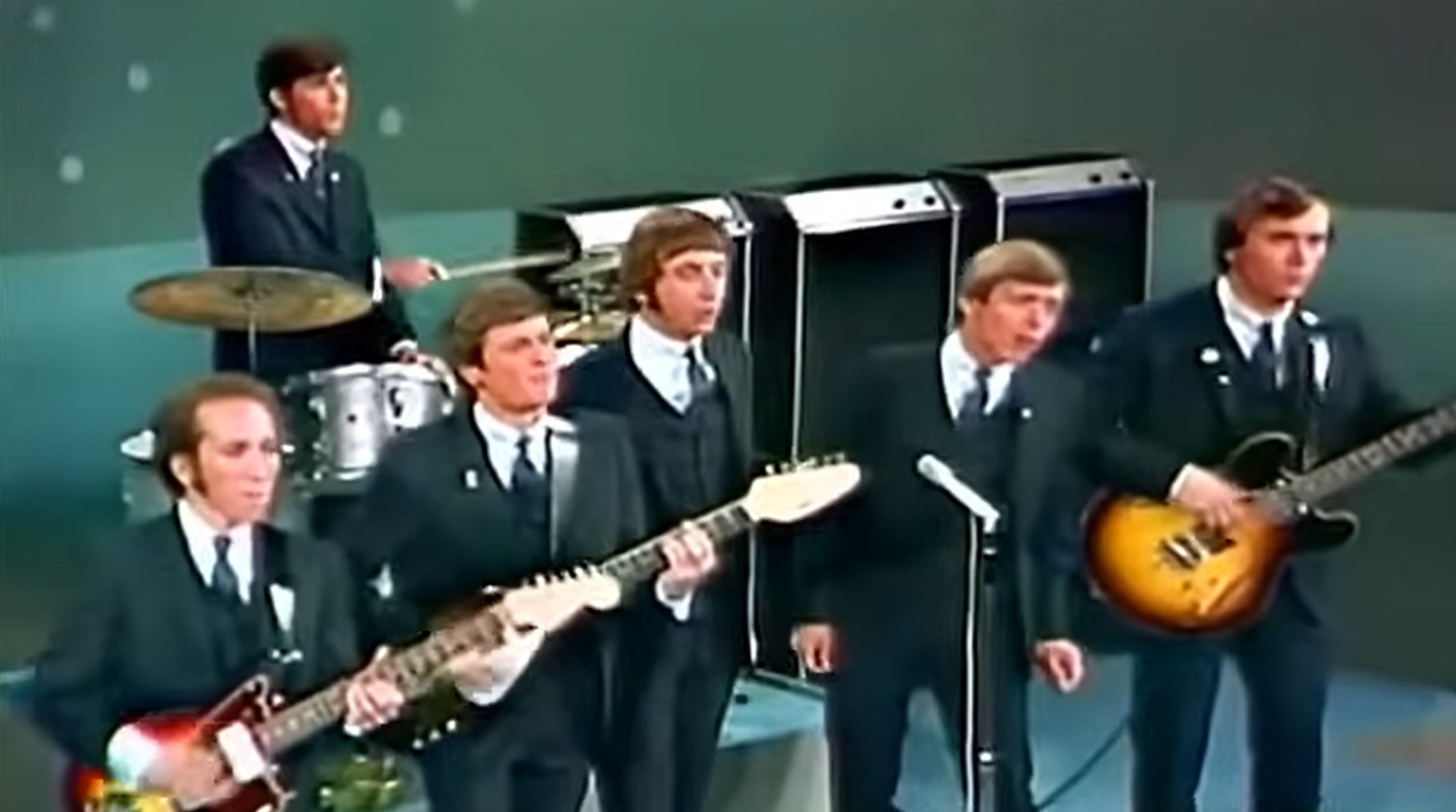 The 15 Most Iconic Muzak Songs That Defined Elevator Music – Takes Me Back