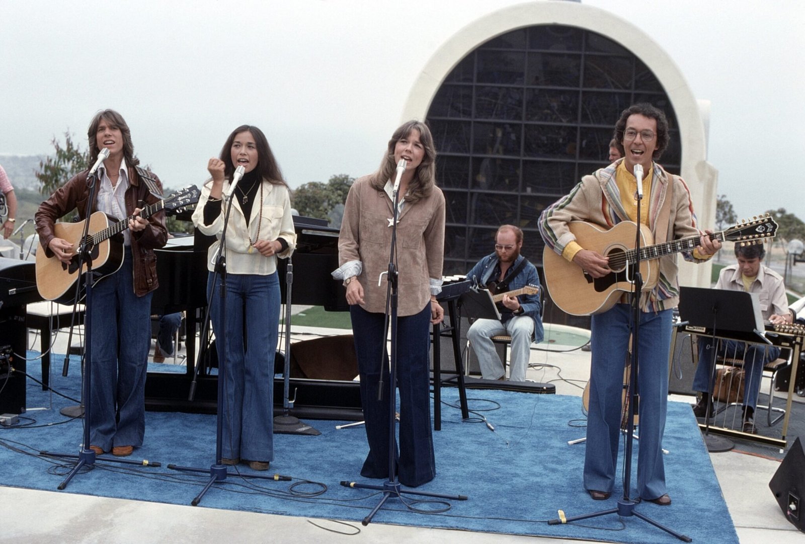 12 ’70s Pop Stars Who Defined the Era – Then Vanished – Takes Me Back