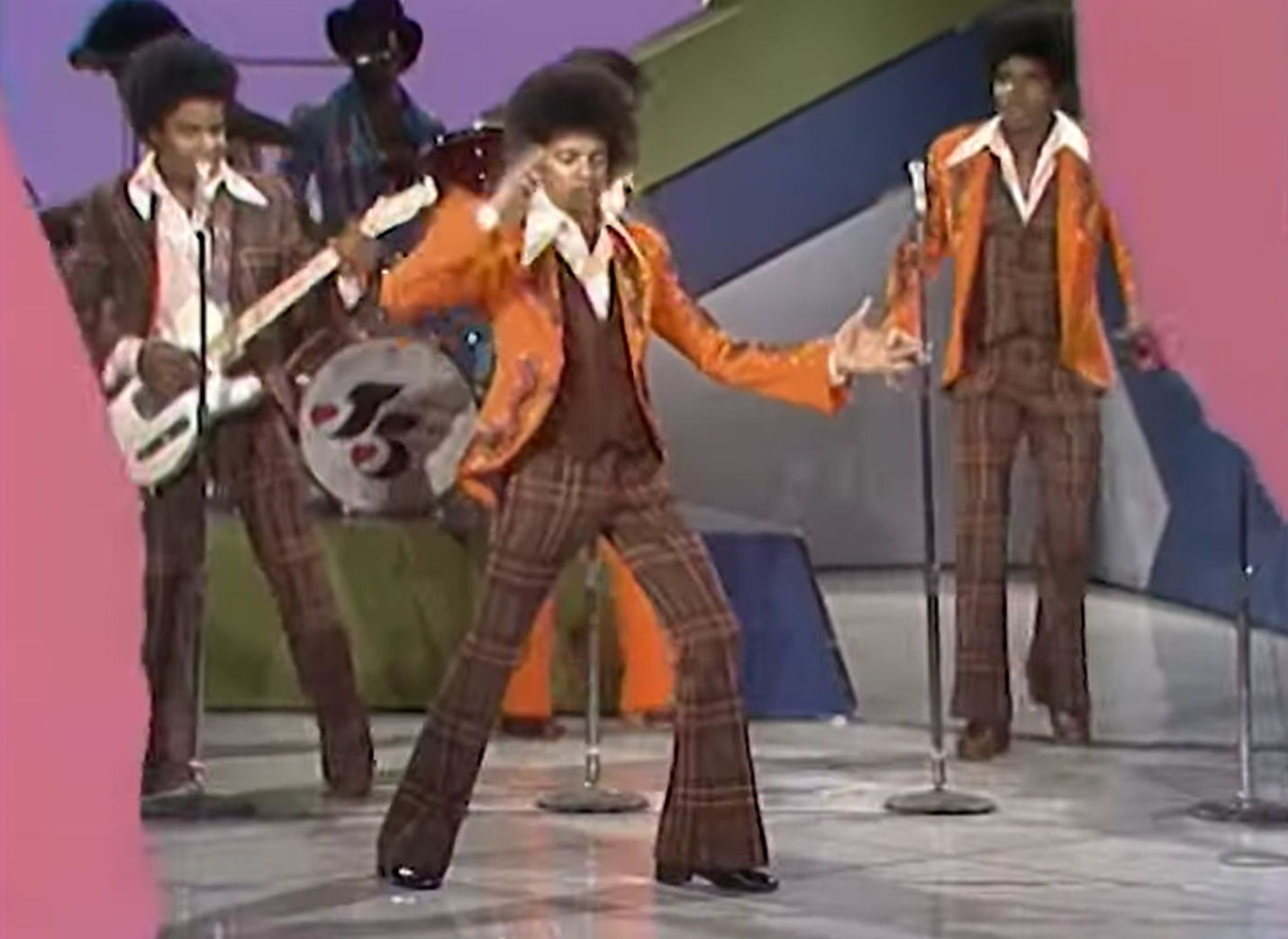 Outlandish Boomer Dance Moves That Were Surprisingly Popular – Takes Me ...