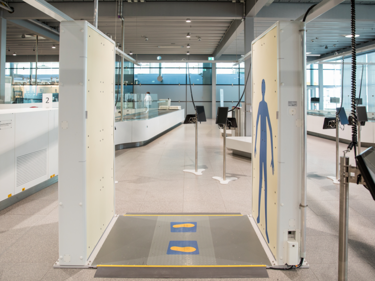 What Made Airports in the ’70s and ’80s Feel So Different from Today ...