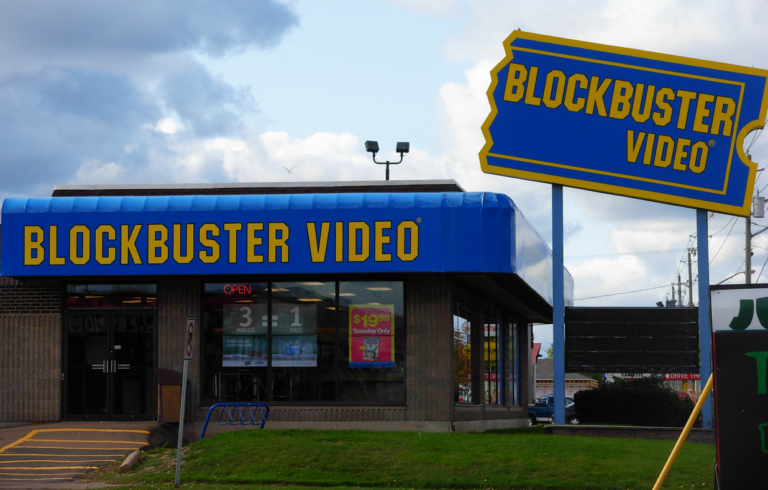 13 Places We Used to Hang Out in the ’80s That Don’t Even Exist Anymore ...