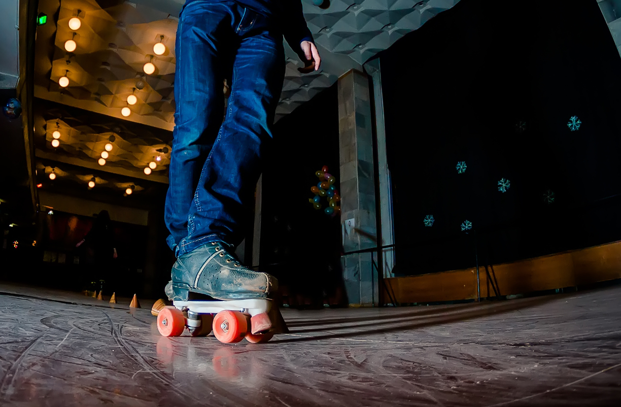 The 12 Most Over-the-Top Roller Skating Rink Trends from the ’70s and ...