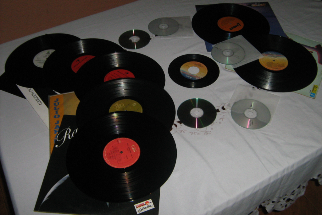 14 Common ’70s Household Items That Felt Like They’d Last Forever ...