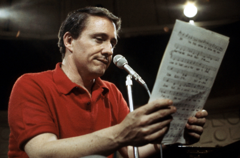 13 Talk Show Hosts from the ’70s That Everyone Talked About at Work the ...