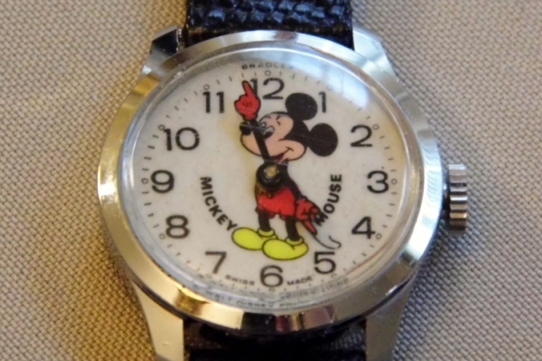 12 Priceless Disney Collectibles You Wish You’d Never Taken Out of the ...