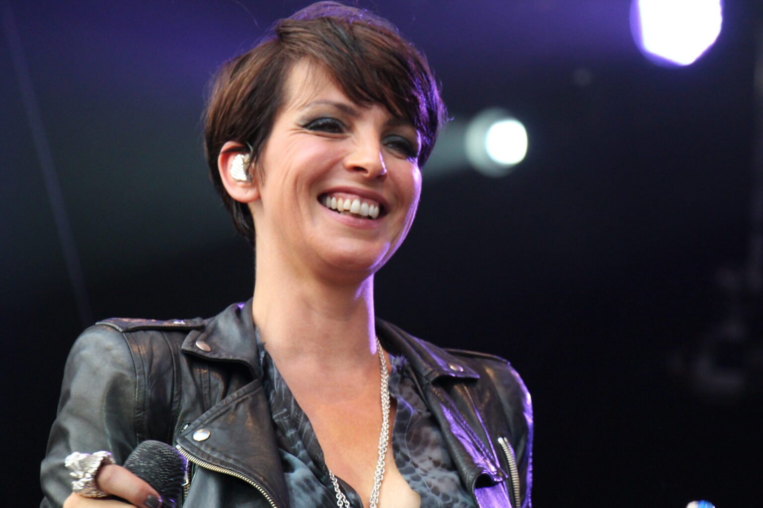 16 ‘80s Songs That We Didn’t Realize Were Social Commentary Until Now ...