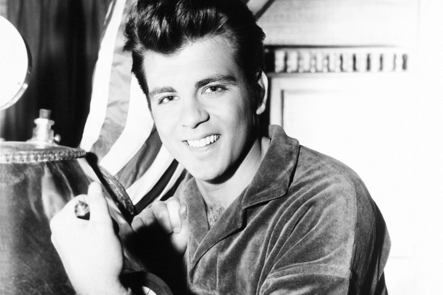 13 ’60s Teen Idols Who Took Weird Paths After Fame Faded – Takes Me Back
