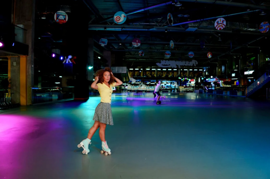 12 Roller Skating Memories from the ’80s That Still Make Us Smile ...