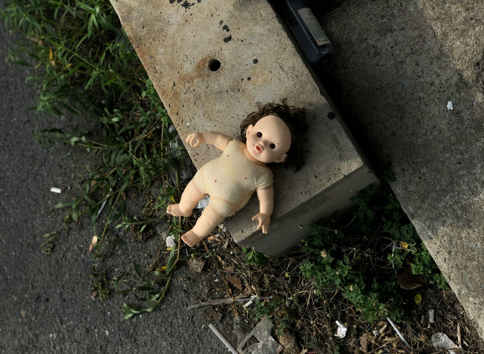 12 Spooky Stories About Dolls That Were Based on Real Events – Takes Me ...