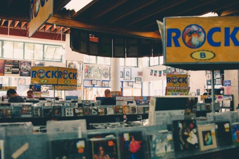 12 Forgotten ’70s Record Stores That Were Local Landmarks – Takes Me Back